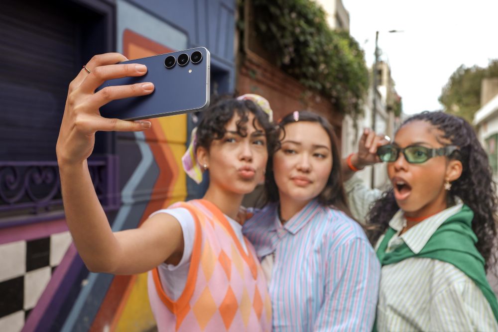 Samsung Galaxy S25 FE: High Storage for Everyday Use | raincheckblog